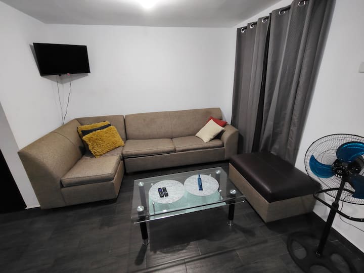 Casa Moderna Céntrica Con Terraza - Guadalupe, Mexico