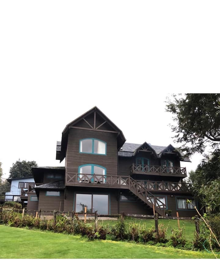 Linda Casa En Puerto Calafquén - Panguipulli