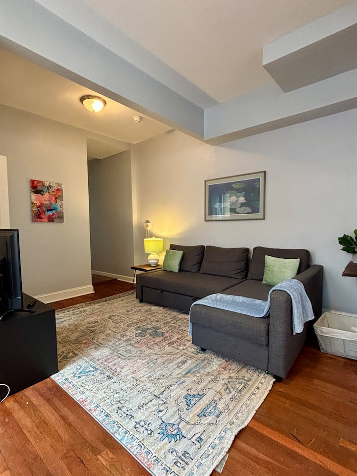 Spacious, Sunny 2 Bedroom Apartment - Montgomery County, MD