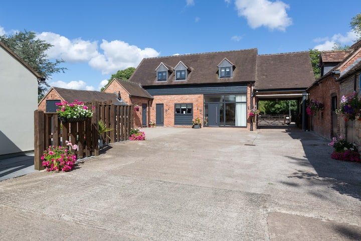 Sleeps 10 - Family Friendly In Shrewsbury - Church Stretton