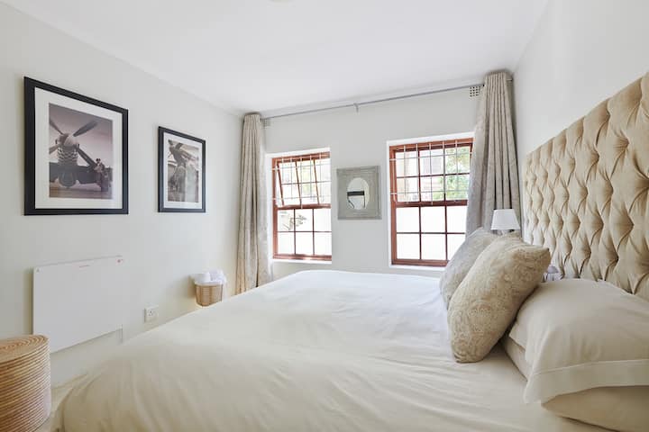 Tranquil Tamboerskloof Escape - Camps Bay