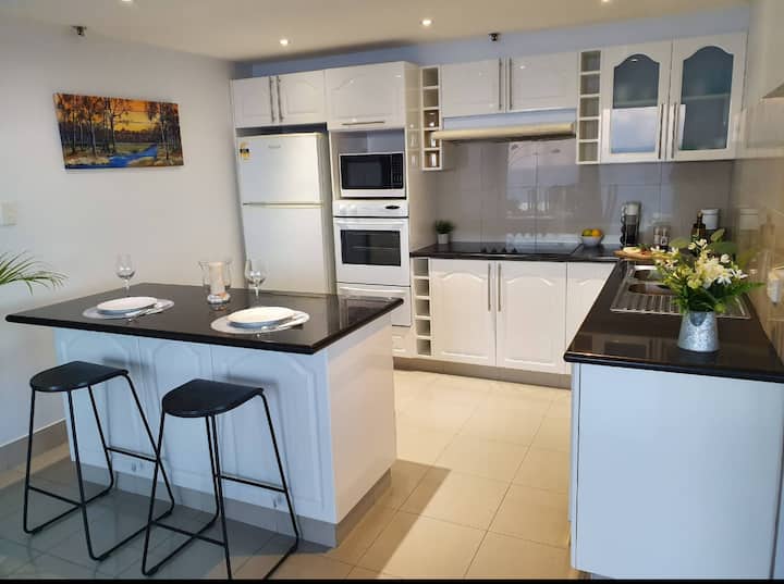Amazing Ocean Views 22fl Private Room And Balcony - Surfers Paradise