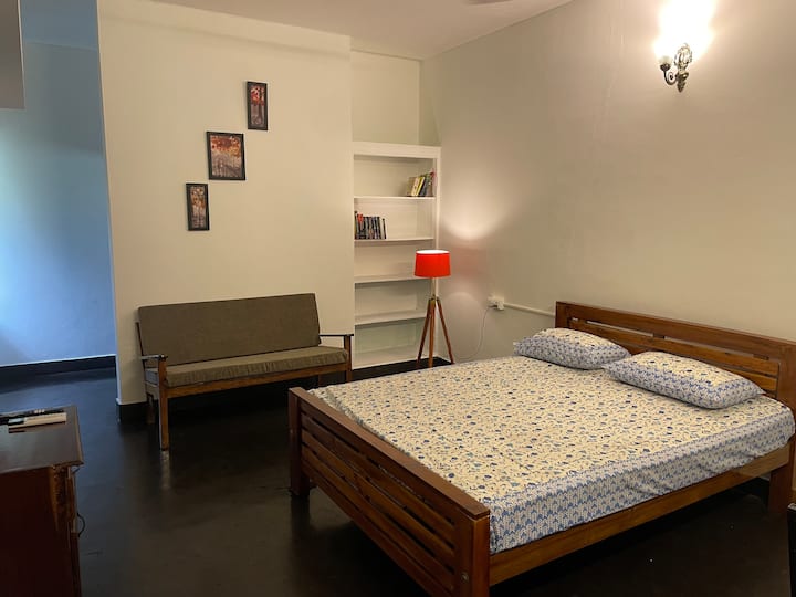 Studio Room In Trivandrum - Nedumangad