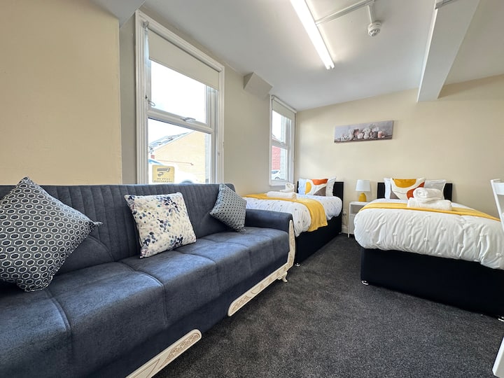 1 Bed Flat- Business, Workers- Long Term Stay - Colchester