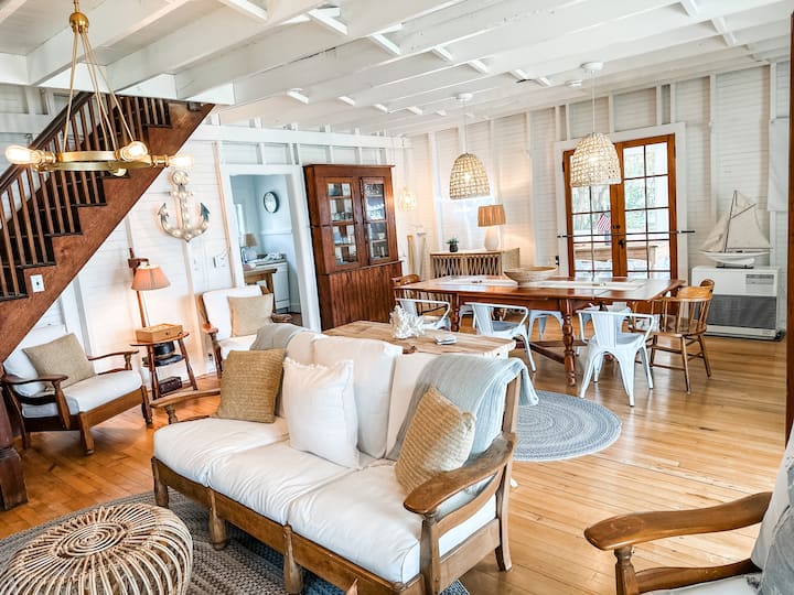 Canandaigua Lake House -Pretty Serene Cove Setting - Naples, NY