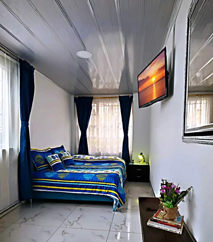 A 5 Minutos Escuela Santander Y Centro Mayor - Bogota