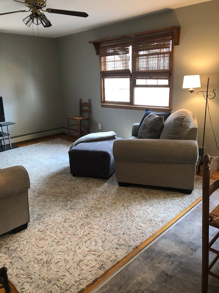 Clean, One Br Apartment. - Lake Hopatcong, NJ