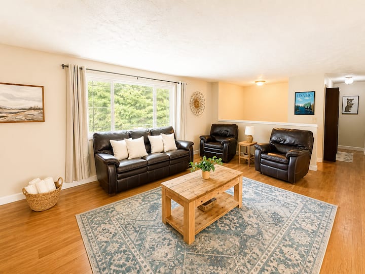 Spacious Family 4br | Game Room | Fenced Yard - Idaho Falls, ID