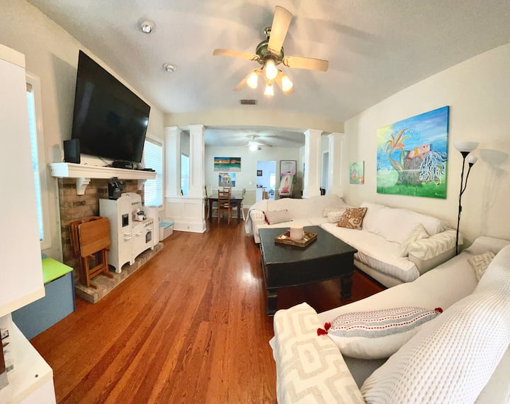 Entire Home Near Beach, Golf, Hospital. Clearwater - Clearwater, FL
