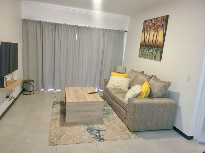 Cosy, Classy And Spacious Haven. Guest Favorite. - Lanseria