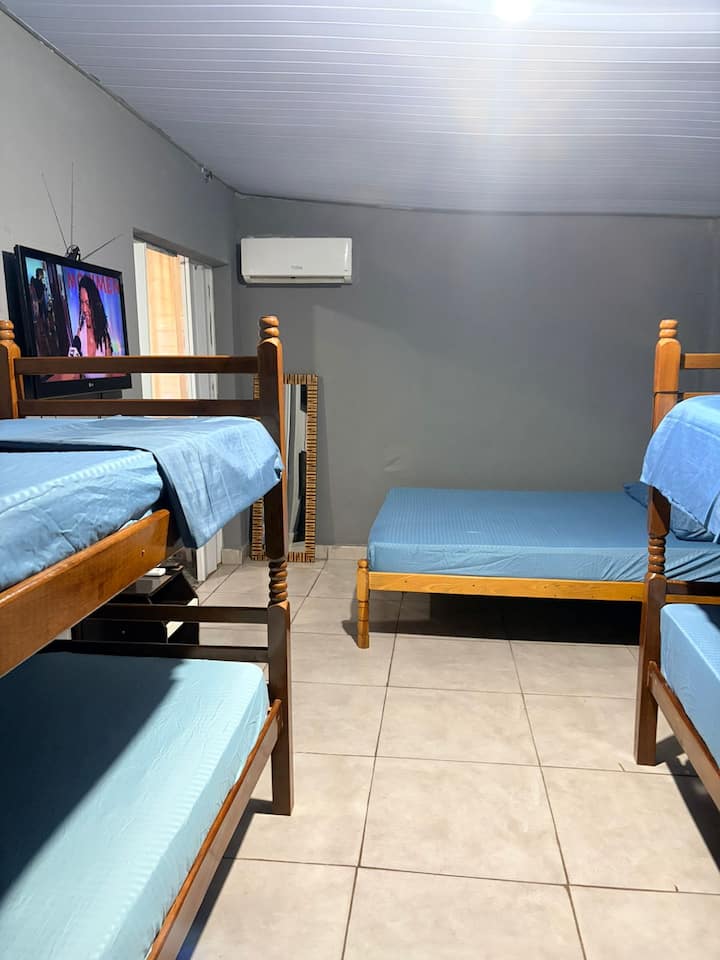 Casa Para Grupos 10 Min Da Aduana Próximo Rafain - Foz do Iguaçu