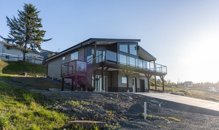 Peaceful With An Ocean View - Port McNeill
