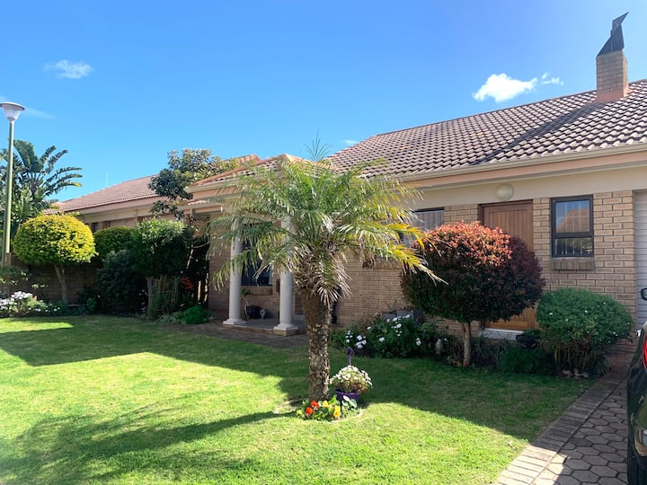 Avail Dec Holidays T/house Mbay, Pet Friendly - Mossel Bay
