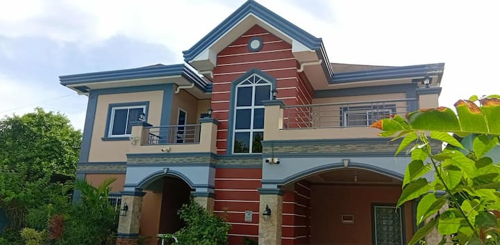 Beach Front Overlooking Mountains, Sunset Views - Narvacan