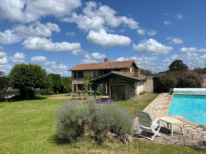 Maison 12 P Avec Piscine Et Jardin à 1h15 De Lyon - Charlieu