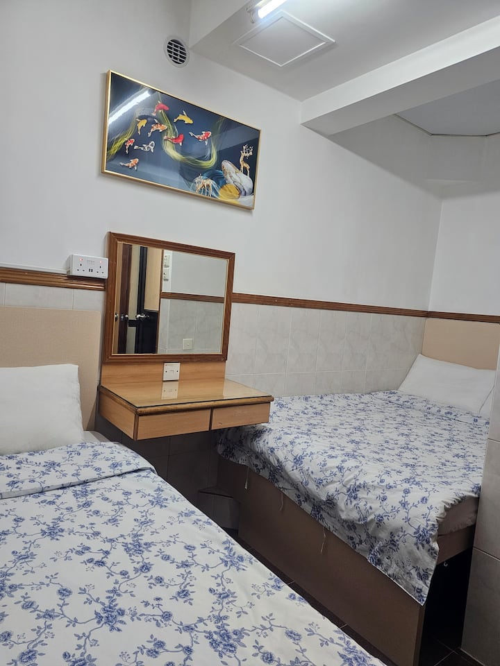 [6a] Triple Room In Kowloon - Hong Kong
