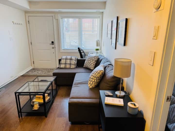 Urban 1br - Laundry, Parking, 16 Min To Downtown - Toronto, ON