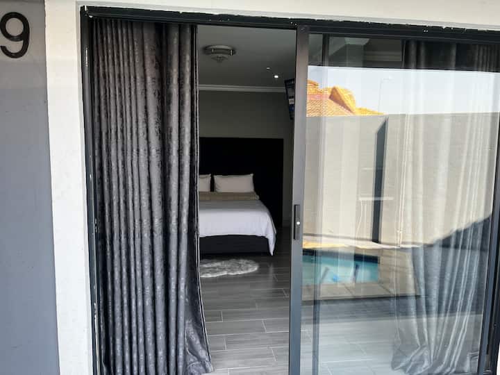 Room9 Vip - Soshanguve
