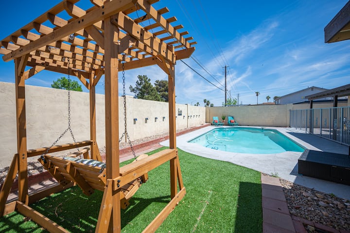 3br Pool House Themed Rooms Fast Wi-fi Pool Table - Las Vegas, NV