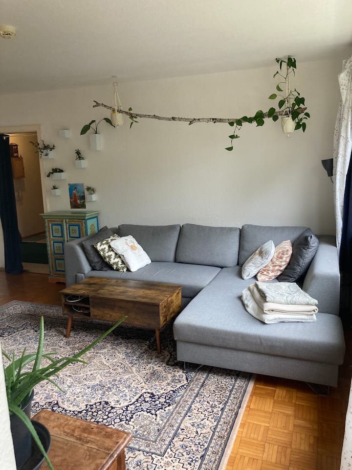 Ruhige 2-zimmer Wohnung Mit Gemütlichem Balkon - Munich