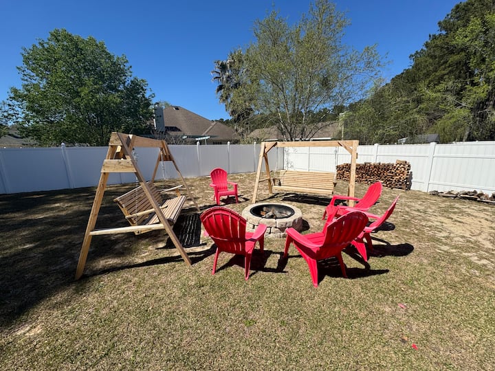 2 King Beds Firepit Close To Dt Savannah•hyundai - Pooler, GA