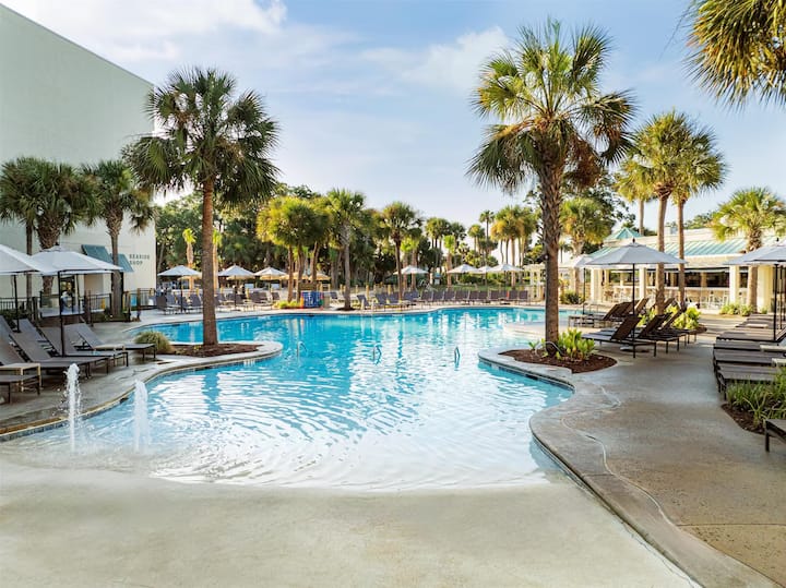 Relax And Recharge! Beachfront, With Outdoor Pool - Hilton Head Island, SC