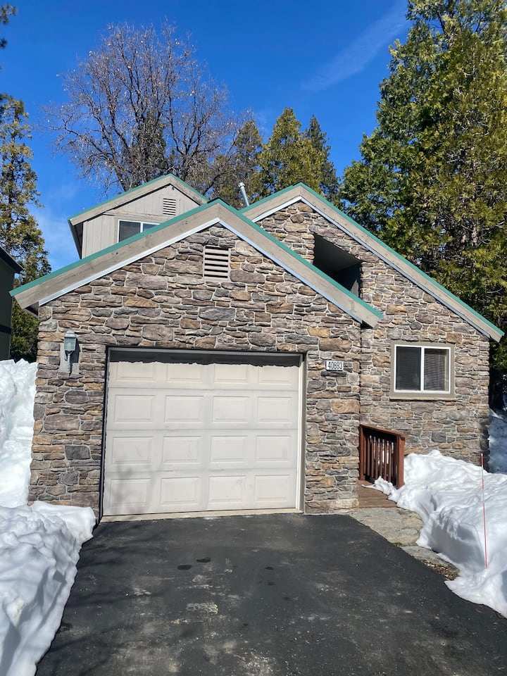 Silvertip Cottage - Shaver Lake, CA
