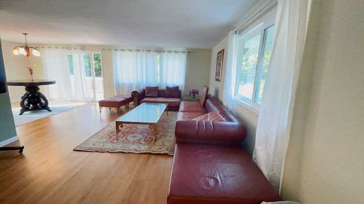 Bellevue Center  C Room In House - Kirkland, WA
