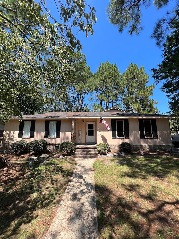 Home Columbia, Near Fort Jackson - Columbia
