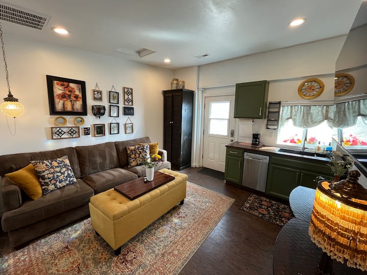 Bougie Cottage • Hot Tub • Fire Pit •Cold Plunge - Lake Lowell, ID