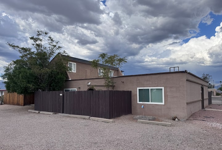 Private 2 Bed/1 Bath With Yard/ac/laundry/parking - Tucson, AZ