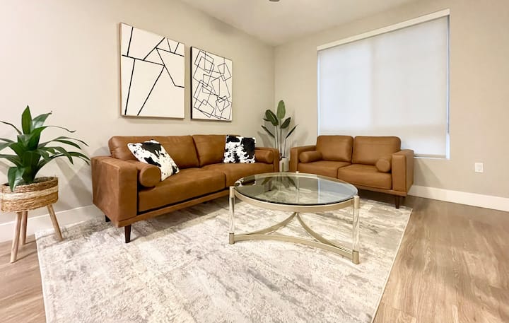 Stylish 1b1b Whole Place In Scp Area - Costa Mesa, CA