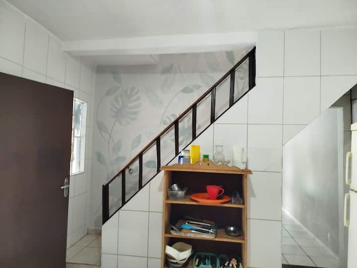 Casa Piscina, Churrasqueira, Estacionamento. - Londrina