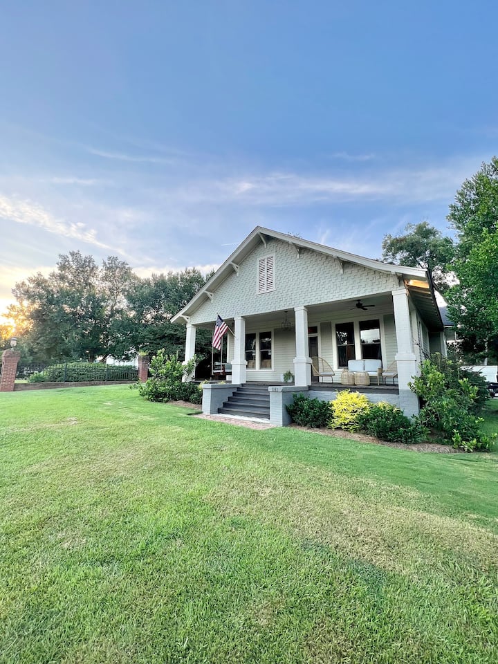 Stylish, Southern And Convenient - Covington, GA