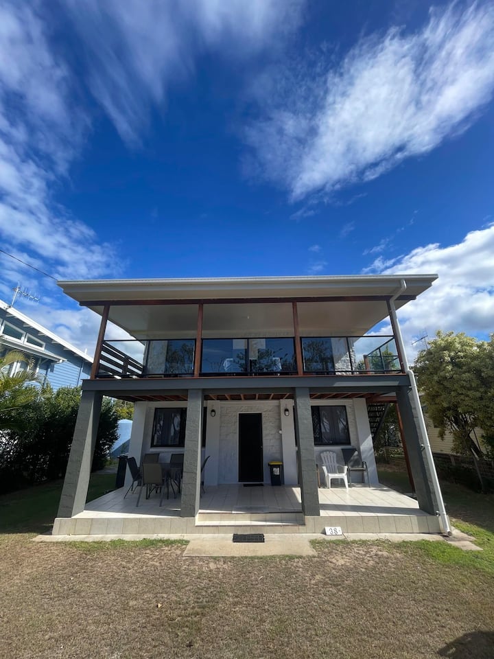 Woodgate Beachfront House - Woodgate