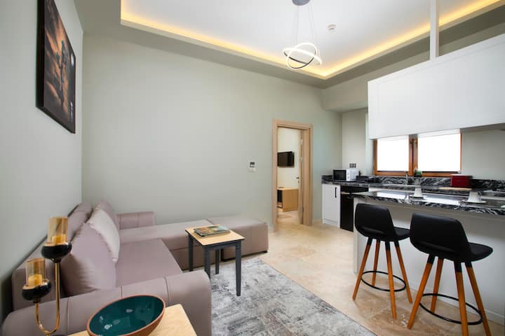 Your Private Jacuzzi Suite | Modern & Comfortable - Ürgüp