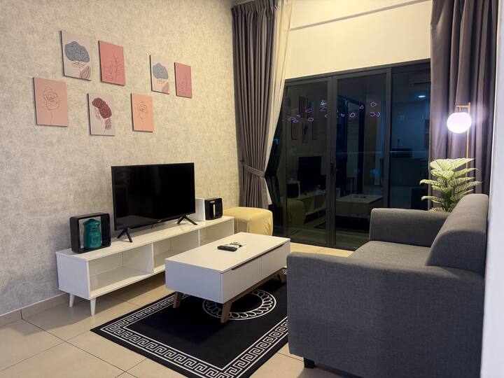 Reizz Residence | High Floor 2+1 Apartment - Hulu Langat