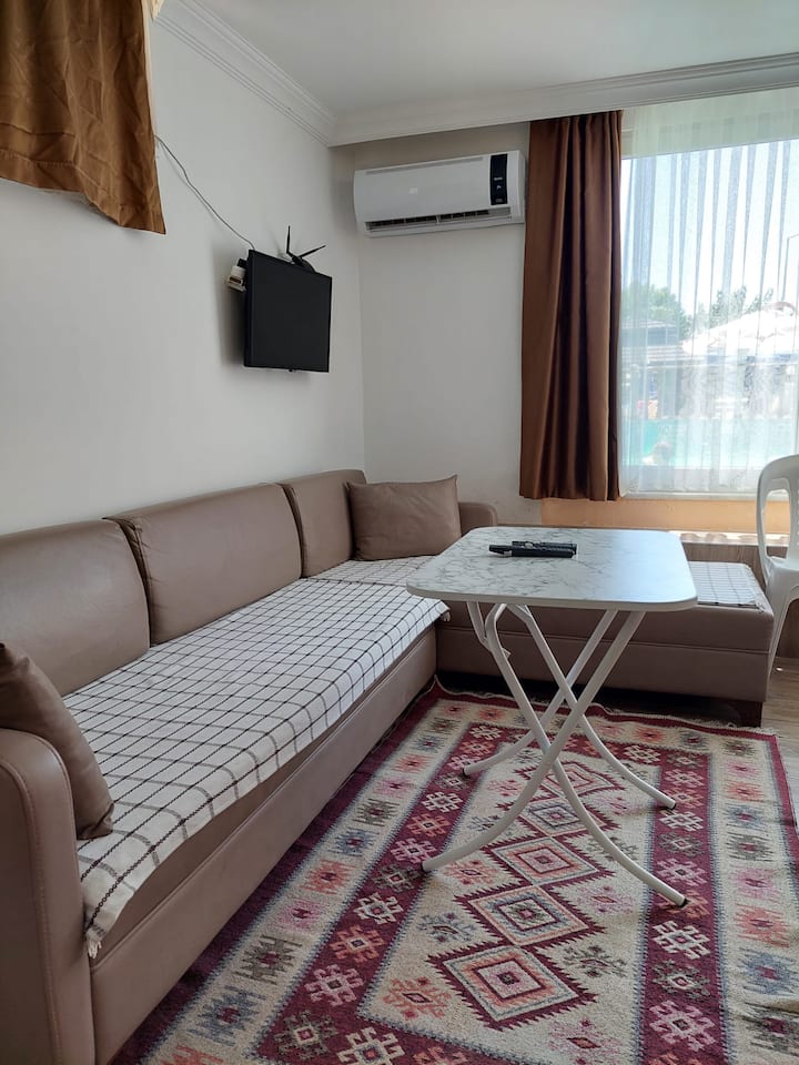 Zemin Havuza Açılan Daire - Marmaris