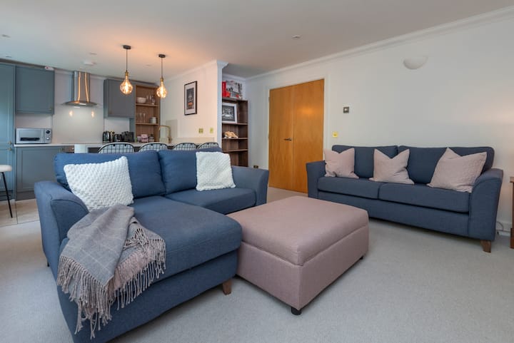 - Tranquil & Stylish Mews Flat - - London