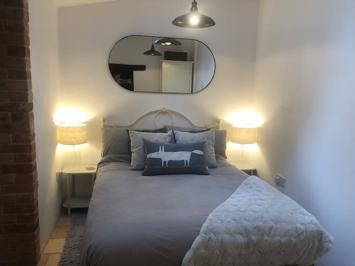 Bensley Snug: Small With Character - Norfolk