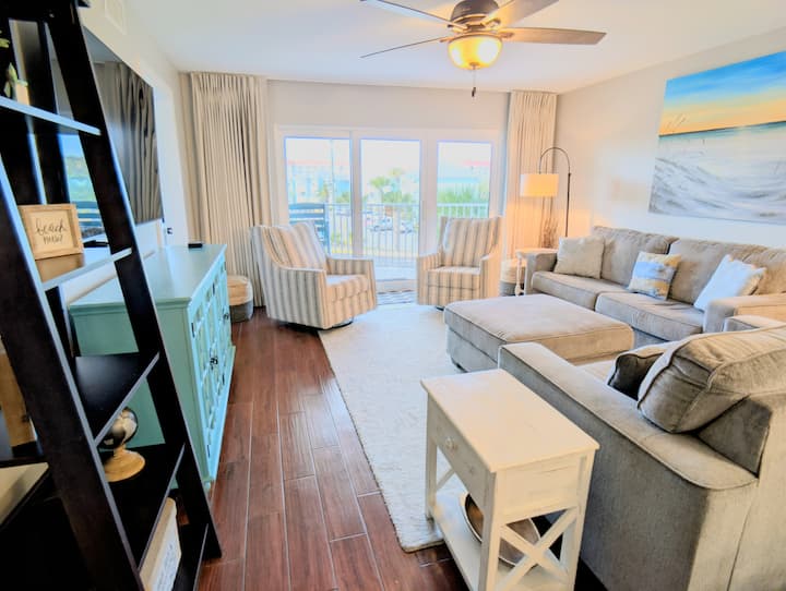 Boutique Gulf Stay - 2 Kings, Balcony & Beach Gear - Fort Walton Beach, FL