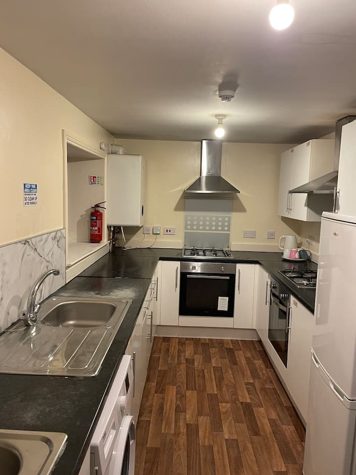 6 Bedroom Ground Floor Apartment - Perth, Royaume-Uni