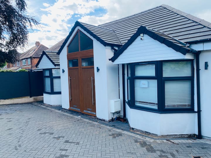 Ground Floor Annex+ Sofa Bed - Sutton Coldfield