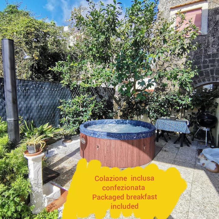 B&b La Rondine With Garden And Breakfast Included - Massa Lubrense