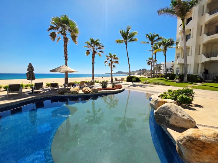 Freshly Renovated 1br Condo • Walk To Surf & Beach - San José del Cabo