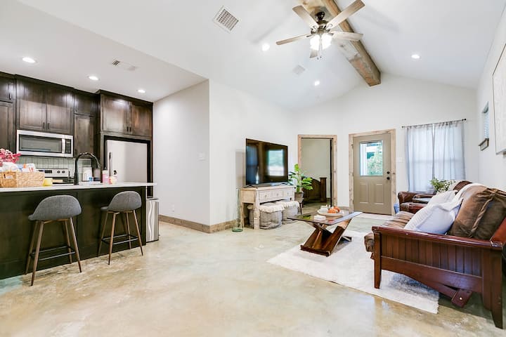 Cozy & Convenient W/ 2 Br & 2 Ba - San Angelo, TX