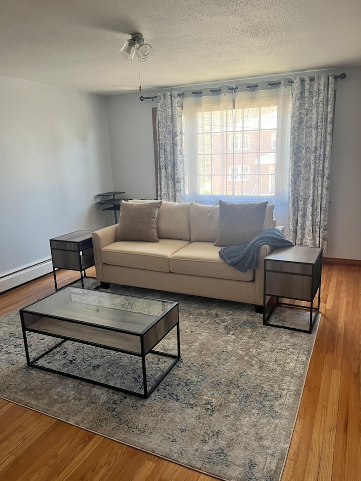 Gorgeous One Bedroom Sleeps 4 - Hartford, CT