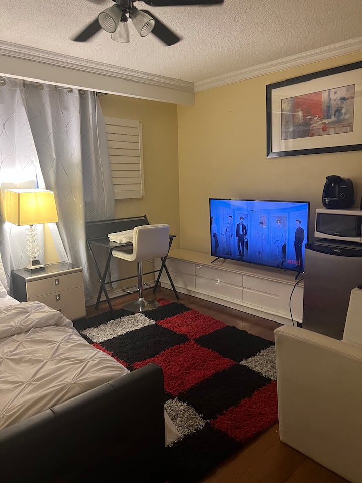 Amazing Comfortable Gem - Oakville