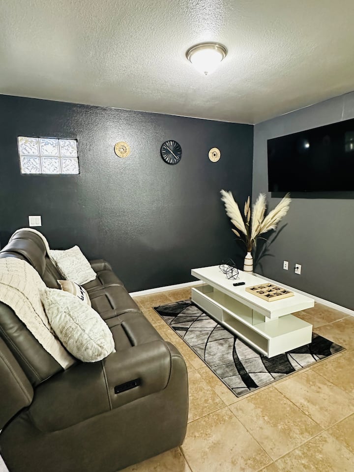 All-in Condo 13min From The Strip - Henderson, NV