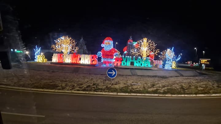 Appart  F3 Tout éQuipé + 
Piscine Et Jardin + Jeux - EcoZonia - Parc Animalier